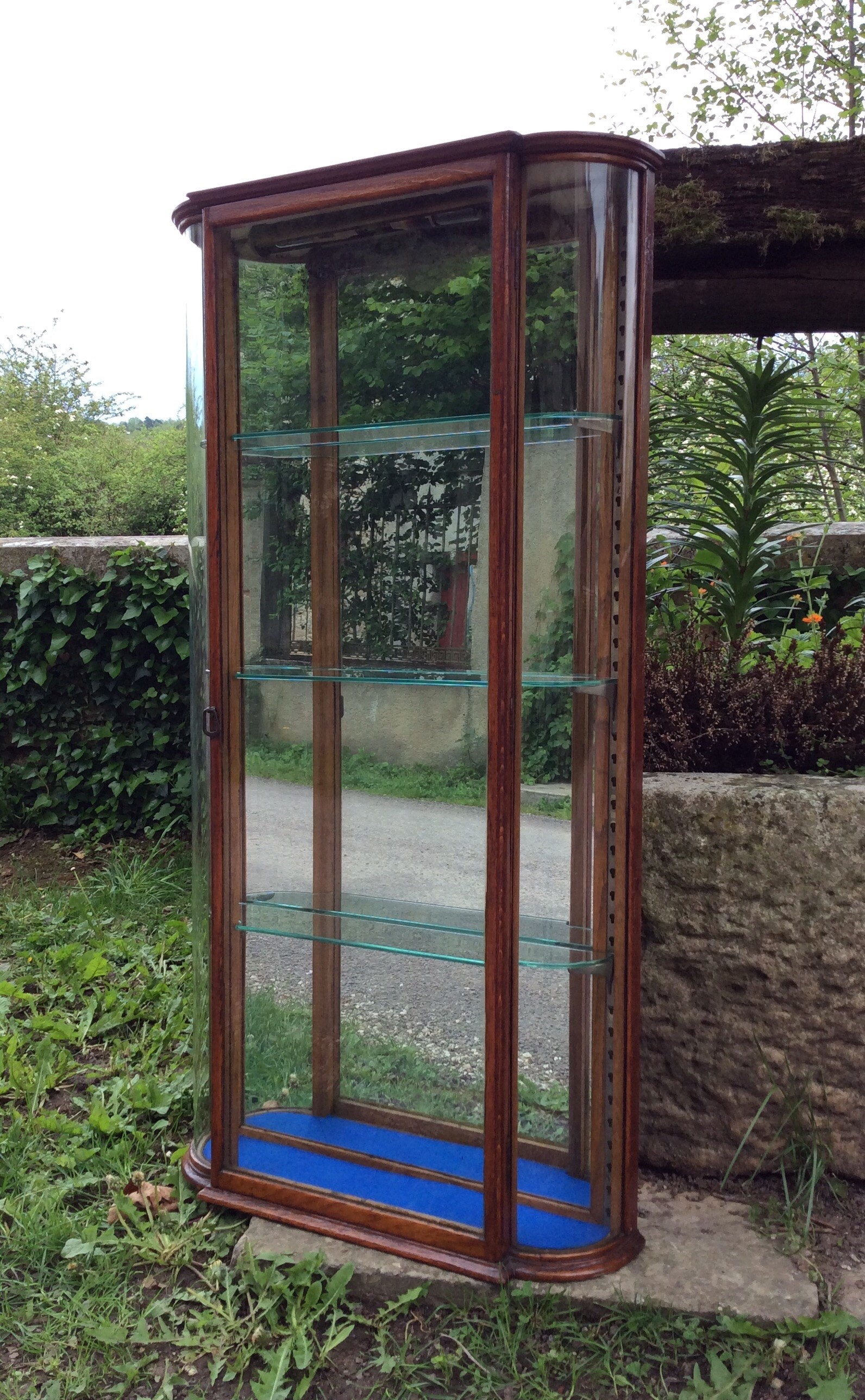 Vintage wall display case - Vintage shop display cases - Guy Laurent ...